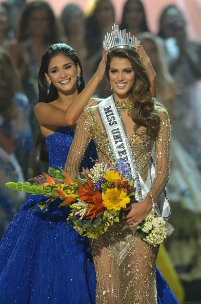 Iris Mittenaere : l'incroyable parcours de la plus belle Miss de l'univers