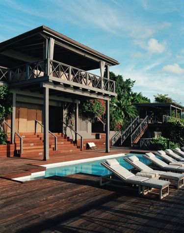 Giorgio armani house store