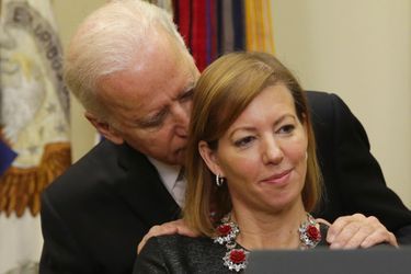 De nouvelles accusations à l'encontre de Joe Biden, qui promet de ...