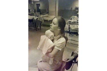 Elle retrouve l’infirmière qui l’a sauvée il y a 40 ans - Grâce aux ...