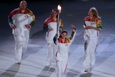 Alina Kabaeva - La compagne présumée de Poutine se lance dans la presse