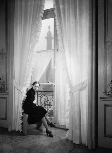 Le génie surréaliste d'Elsa Schiaparelli inspire toujours la mode