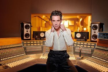 Mika : « J’adore l’idée de tout brûler et de tout recommencer