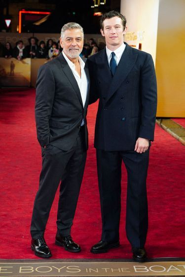 Dua Lipa en couple : qui est son nouveau petit ami Callum Turner