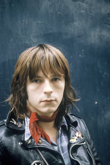 Renaud : carrière, compagnes, mariage… ce qu’il faut savoir sur le chanteur