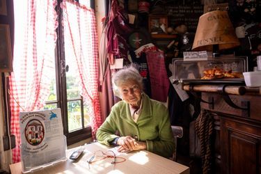 « Mon père a servi le champagne aux paras britanniques sous le feu des ...