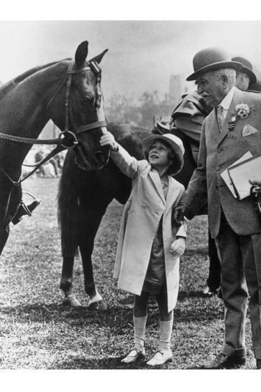 Quand la future reine Elizabeth II chevauchait à Windsor il y a 90 ans