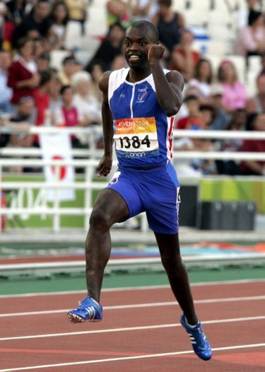 Clavel Kayitaré, athlète et porteur de la flamme paralympique : « Ma ...