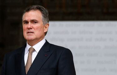 Iris Mittenaere : qui est son compagnon Bruno Pelat, héritier d'une des ...