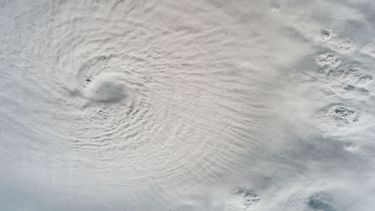 Un astronaute de l’ISS filme l’œil de l’ouragan Milton depuis l’espace