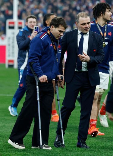 Antoine Dupont : sa thérapie du bonheur après sa lourde blessure