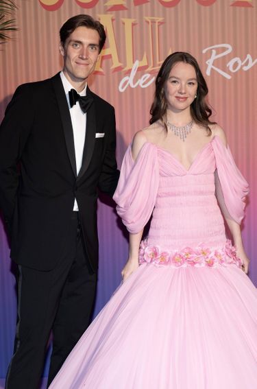 Robe bouffante et pluie de diamants : Alexandra de Hanovre fait ...