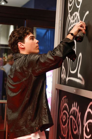 Qui est Paris Brosnan, le fils artiste de Pierce