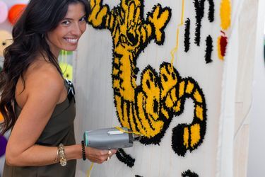 Ninon Dechavanne se lance dans une drôle d’activité, le « tufting ...