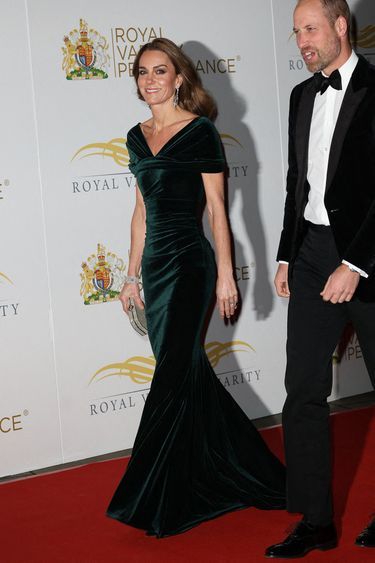 En paillettes, velours ou Victoria Beckham : les 3 meilleurs looks de ...