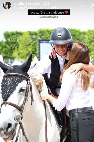 Pour la fête des mères, Carla Bruni ressort des photos inédites de sa ...