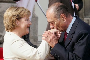 De Poutine à Merkel, les dirigeants internationaux se souviennent de ...