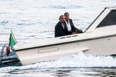 Sortie en bateau sur le lac de Côme pour Barack Obama et George Clooney