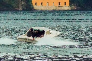 Sortie en bateau sur le lac de Côme pour Barack Obama et George Clooney