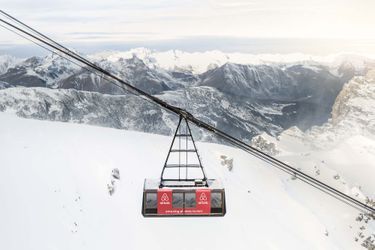 Une nuit en télécabine à 2 700 mètres d'altitude - A Courchevel avec Airbnb