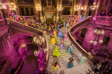 Les pirates et les princesses Disney accueillent les stars à l’Opéra