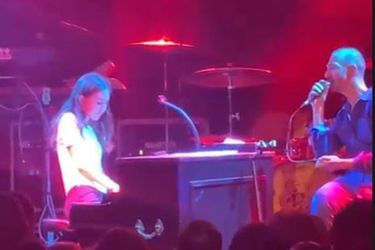 Calogero rejoint par sa fille Romy sur scène, son ex-femme Hortense ...