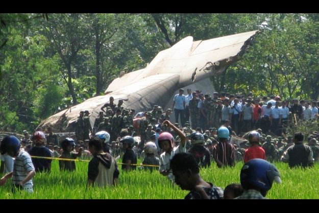 Au moins 101 morts dans l'accident d'avion à Java
