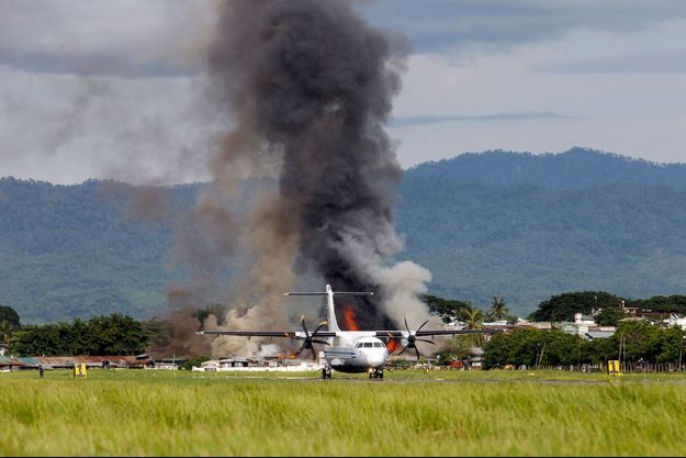 Avion en feu à Chicago : Une cause encore inconnue