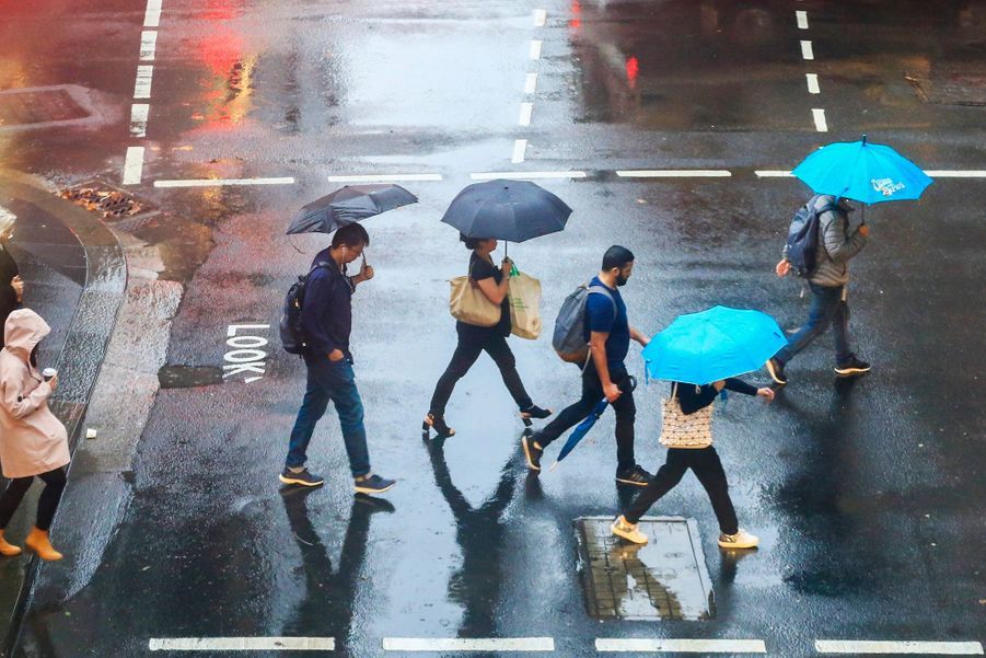 La pluie s'abat enfin sur l'Australie, l'espoir renaît