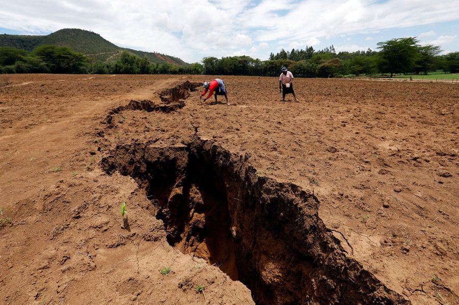 Une énorme crevasse apparaît au Kenya