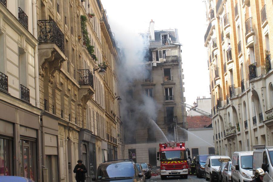 Explosion Due Au Gaz à Paris 17 Blessés