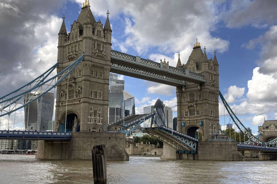 A Londres, le Tower Bridge tombe en panne et provoque la cohue