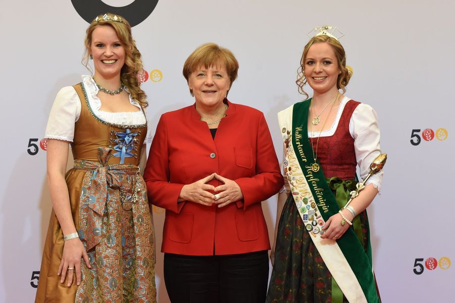 Angela Merkel fête la bière