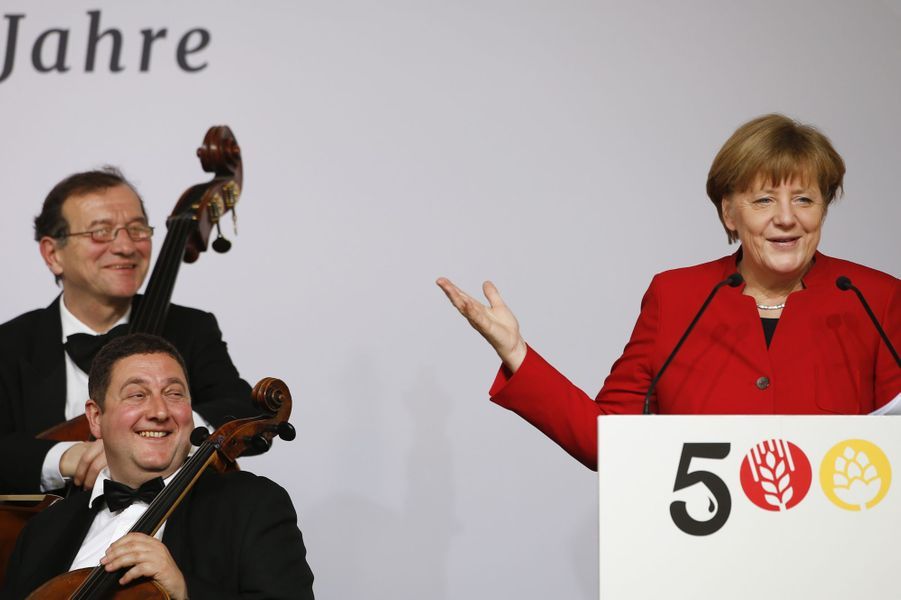 Angela Merkel fête la bière