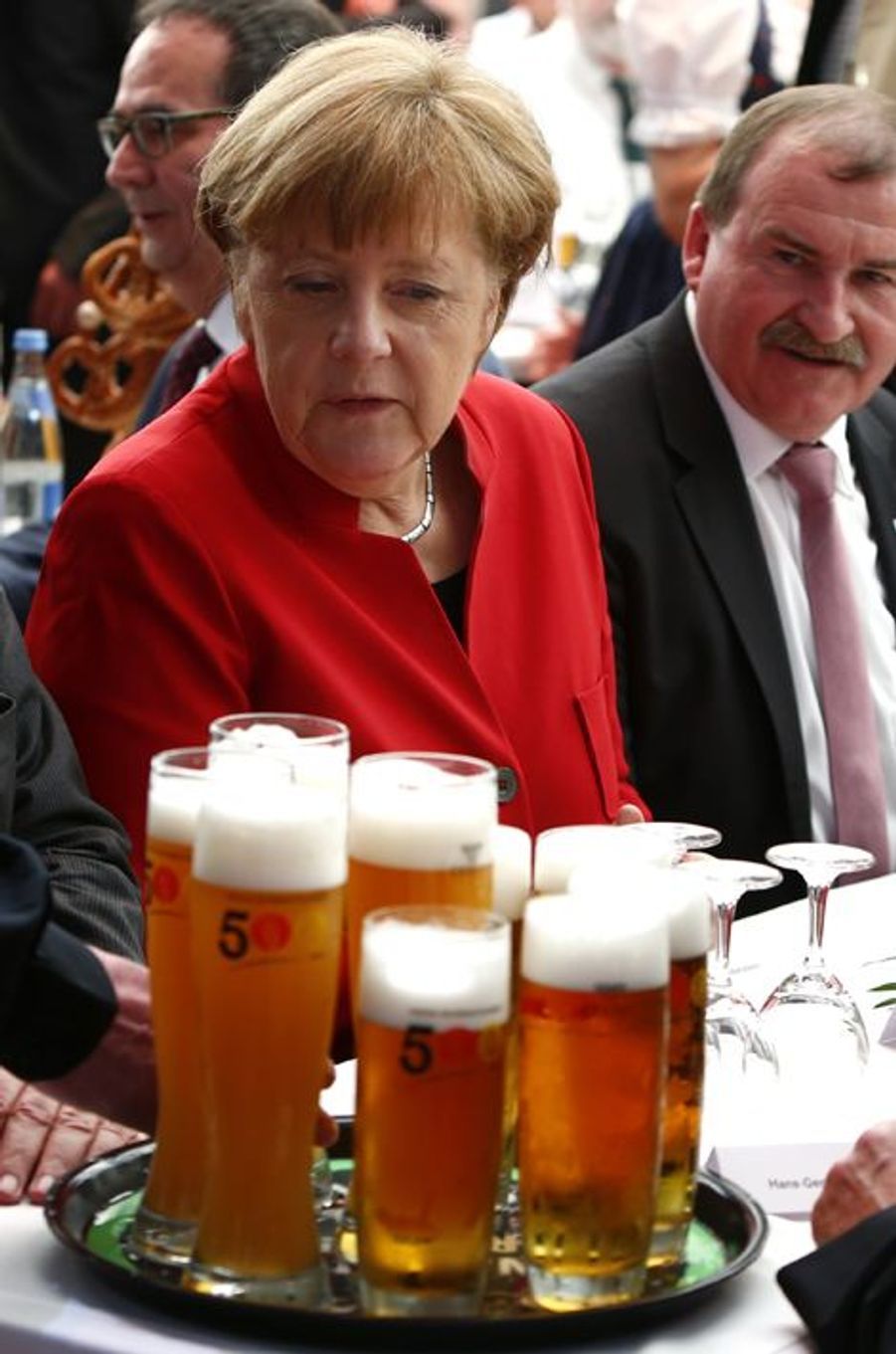 Angela Merkel fête la bière