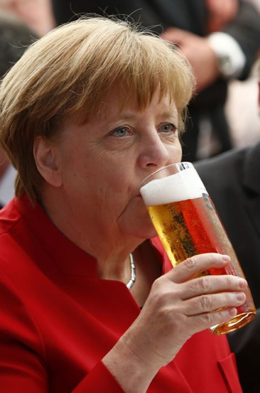 Angela Merkel fête la bière