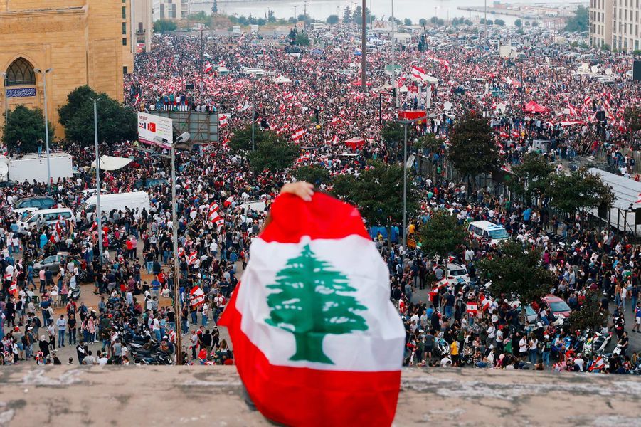 Cinquième jour de manifestations au Liban, un plan de réformes attendu