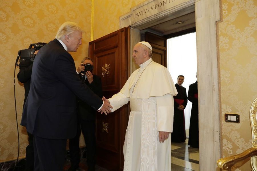 En images, Donald Trump rencontre le pape François