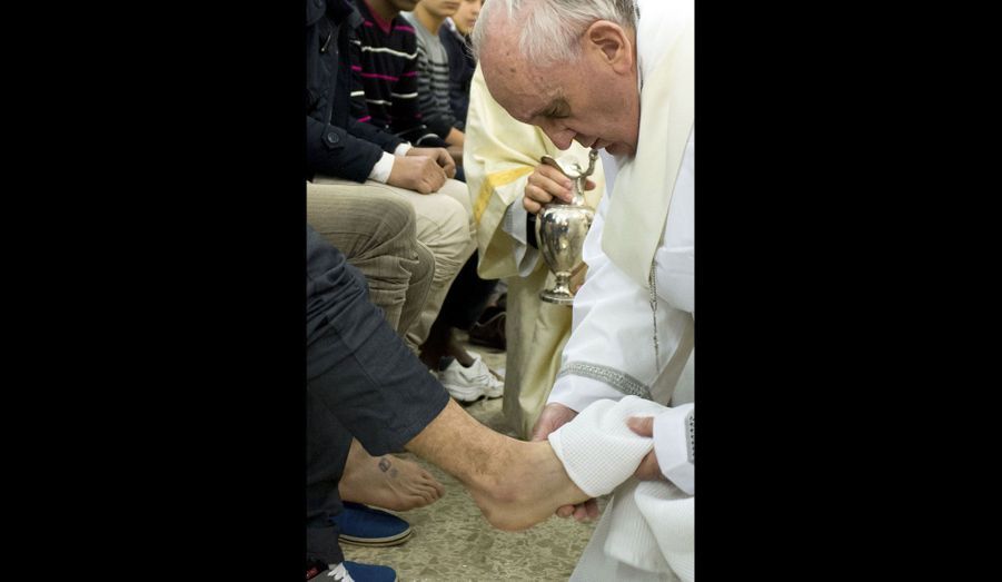 L'humilité du Saint-Père devant les prisonniers
