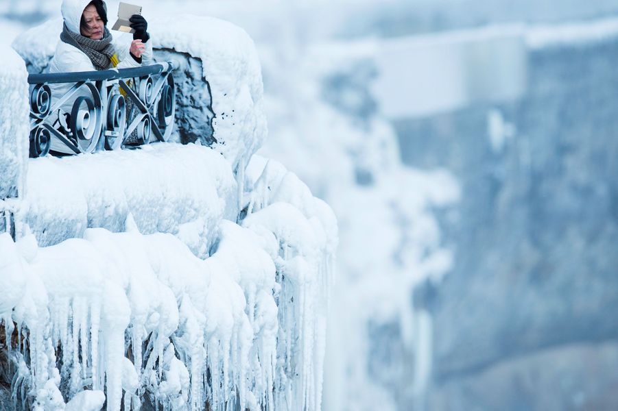 Le spectacle impressionnant des chutes du Niagara gelées