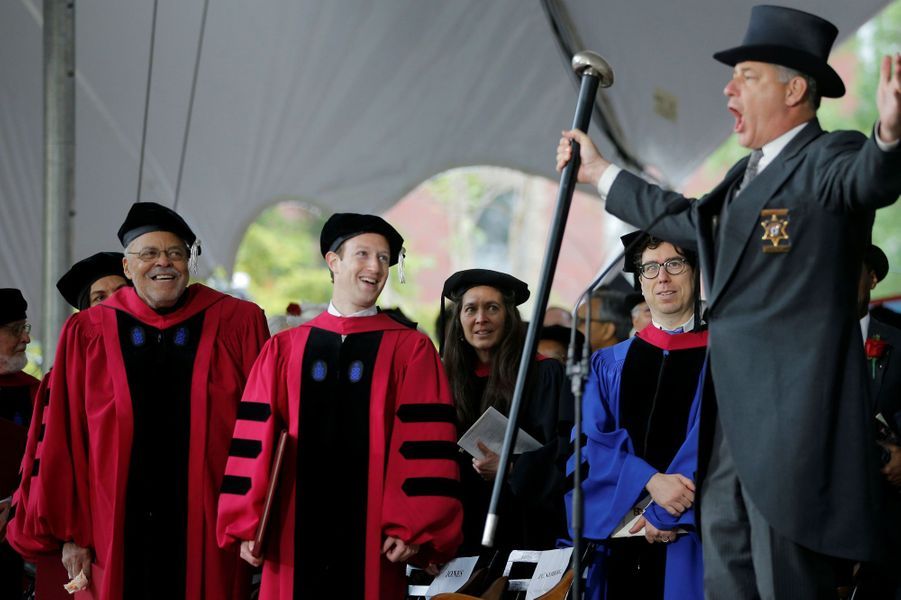 Mark Zuckerberg est enfin diplômé d'Harvard