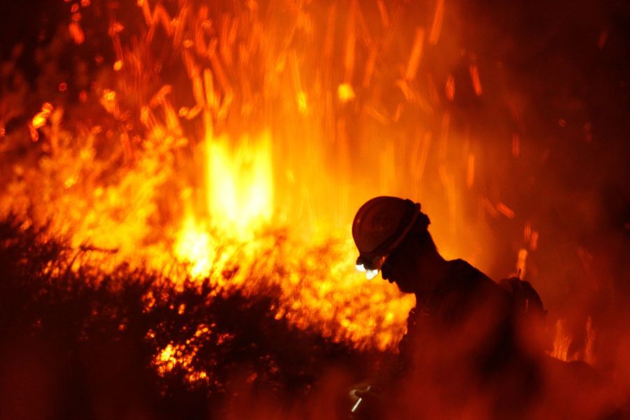 Spectaculaire incendie en Californie