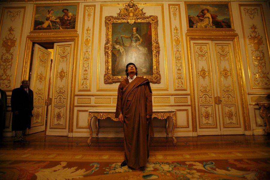Décembre 2007 : la République française accueille Kadhafi