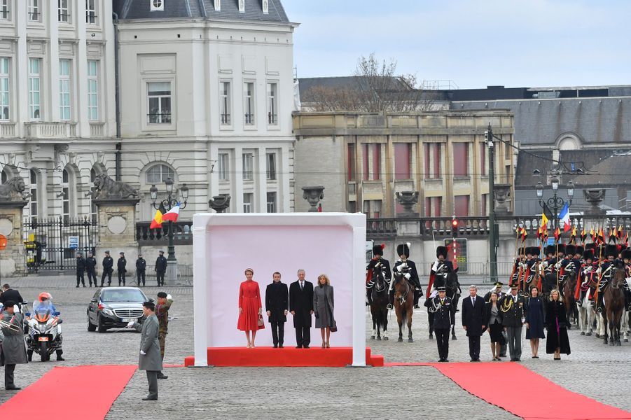 Emmanuel et Brigitte Macron accueillis à Bruxelles par le roi Philippe ...