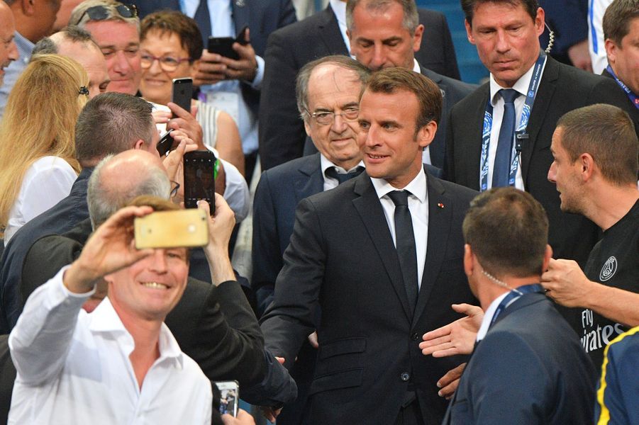 Emmanuel et Brigitte Macron en tribunes pour le sacre du PSG