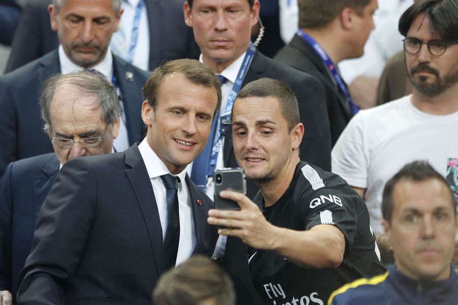 Emmanuel et Brigitte Macron en tribunes pour le sacre du PSG