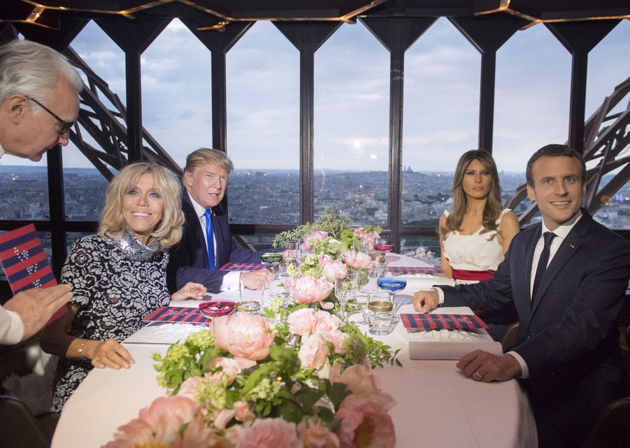 Emmanuel Macron et Donald Trump : un "dîner d'amis" à la Tour Eiffel