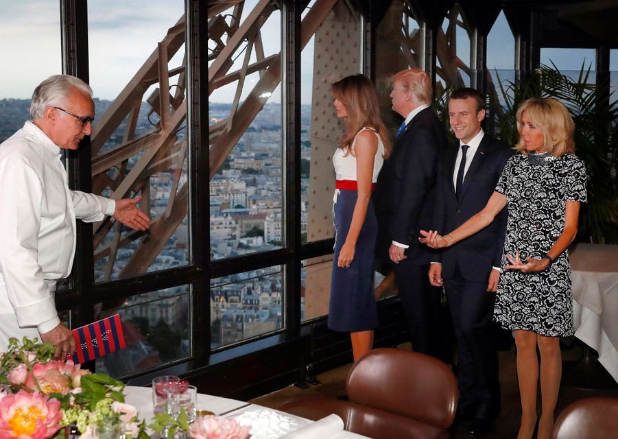 Emmanuel Macron et Donald Trump : un "dîner d'amis" à la Tour Eiffel