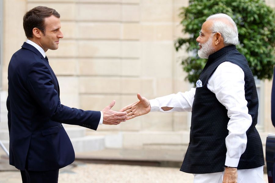 Face à Macron, Modi assure que l'Inde ira "au-delà" de l'accord de Paris