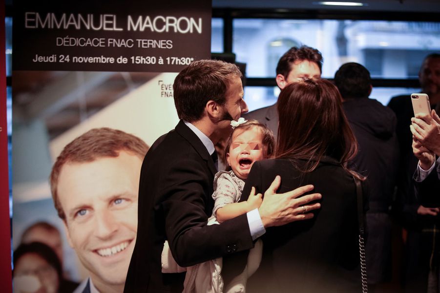 La campagne décalée d'Emmanuel Macron en images